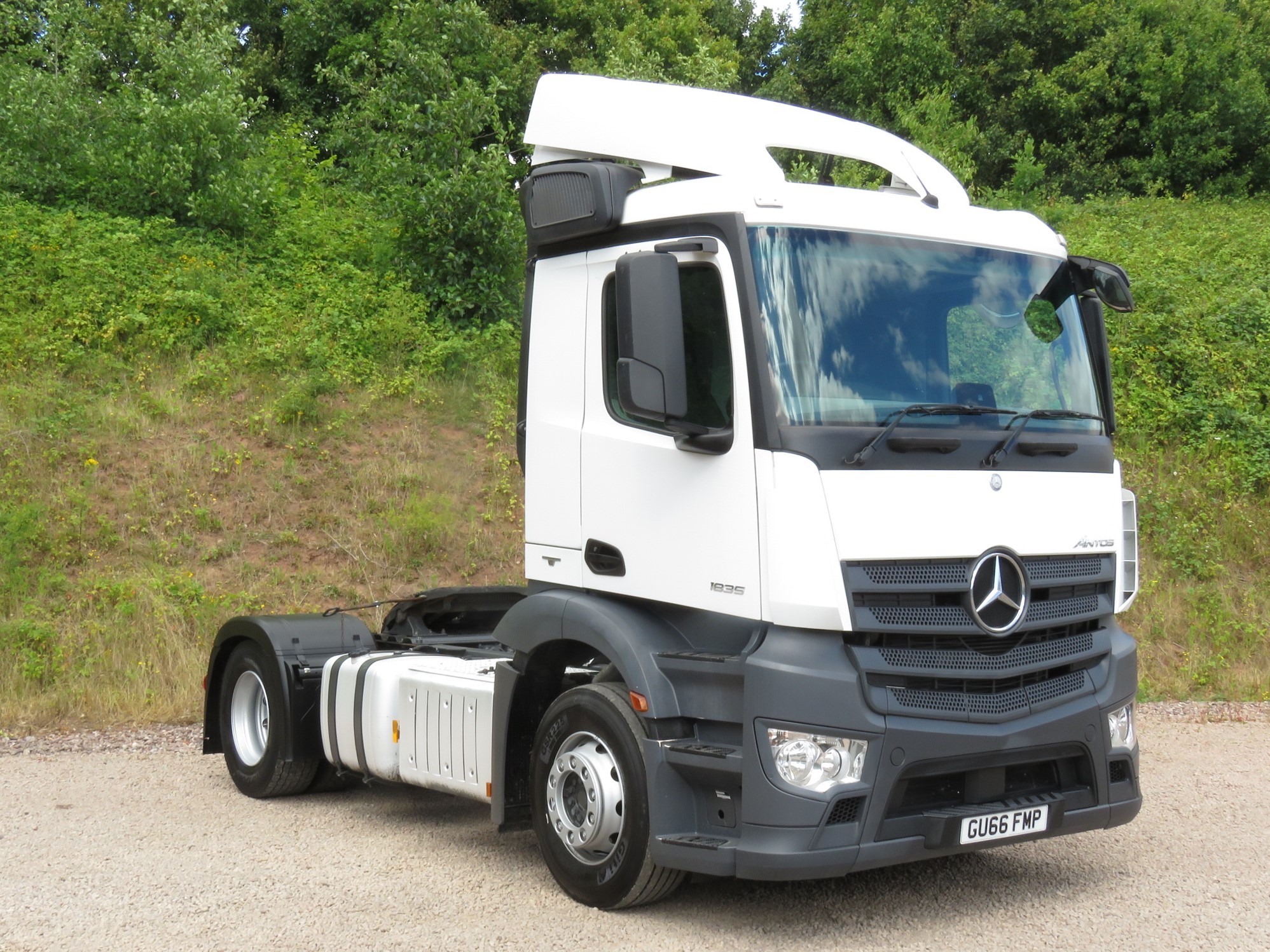 Used Tractor Units - PM Commercials